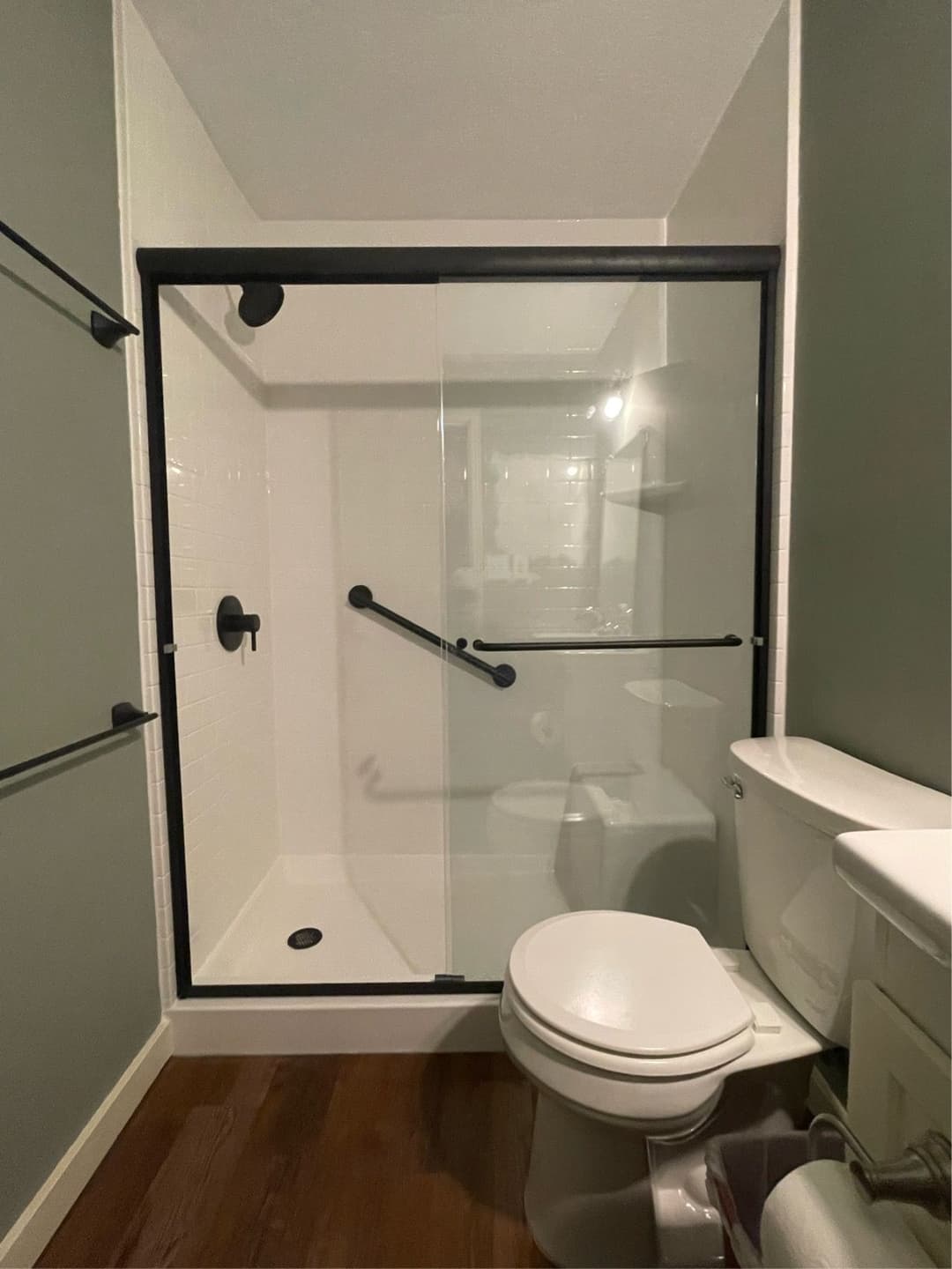 Walk-In Showers and Replacement | BathWorks of Michigan